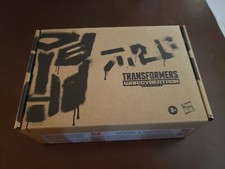 Transformers Generations Selects Artfire & Nightstick