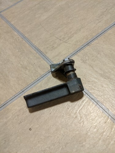 1993 YAMAHA 85HP LEVER CLAMP / COWLING LATCH ASSEMBLY | eBay