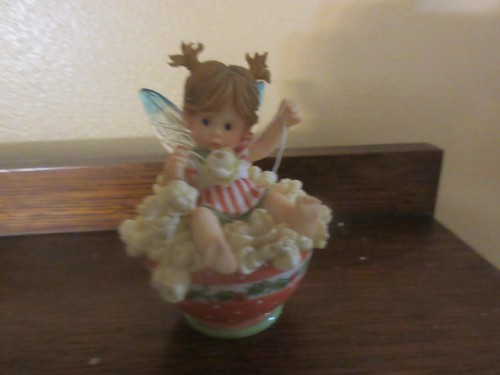Holiday Kitchen Fairies - Stringing Popcorn | eBay