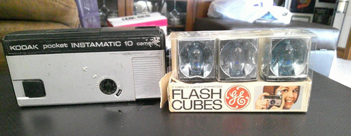 Vintage Kodak Pocket Instamatic 10 Camera & Box of 3 Flash Cubes | eBay