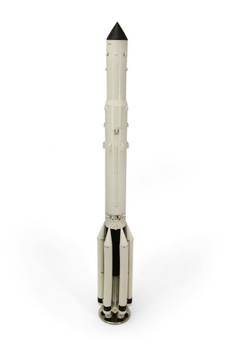 HUGE 96" TALL SOVIET PROTON HEAVY ROCKET MODEL OF MUSEUM QUALITY AND ...