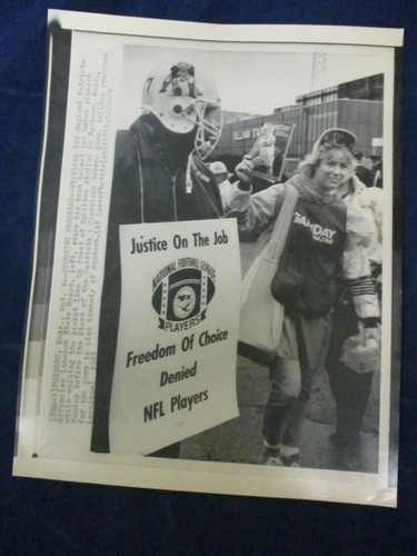 1987 NFL Strike NE Patriots picketing @ Foxboro Vintage Wire Press ...