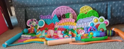Lot of Pop Its and Fidgets | eBay