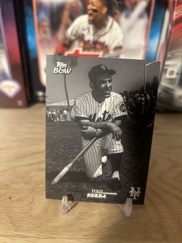 YOGI BERRA 2024 Topps Black & White #101 NY Mets Topps Vault Short ...