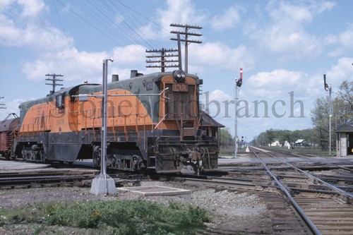 Original RR slide: EJ&E Centercab #903 @ the diamonds, Griffith IN: 4/ ...