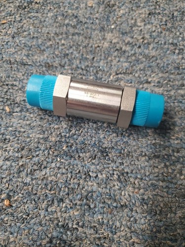 New Swagelok SS-6C2-1 Stainless Steel Check Valve 1 psi Crack Npt 3/8 ...