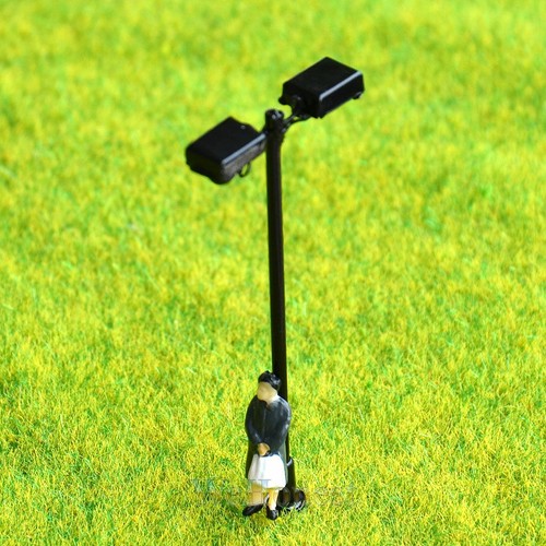 5 x OO / HO scale model train lamp posts 12V bulbs street lights yard ...