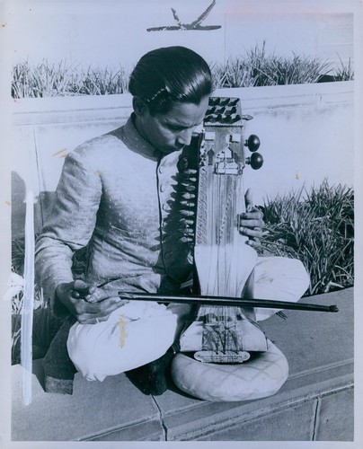 1964 India Young Man Playing Sarangi in Street Press Photo | eBay