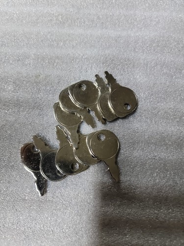 10 ORIGINAL LAWN MOWER/SNOW BLOWER SNOWMOBILE ATV SMALL ENGINE KEYS LOT ...