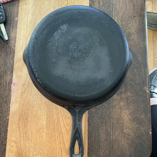 Griswold No 8 704 Small Logo Cast Iron Skillet Pan Vintage Sits Flat | eBay