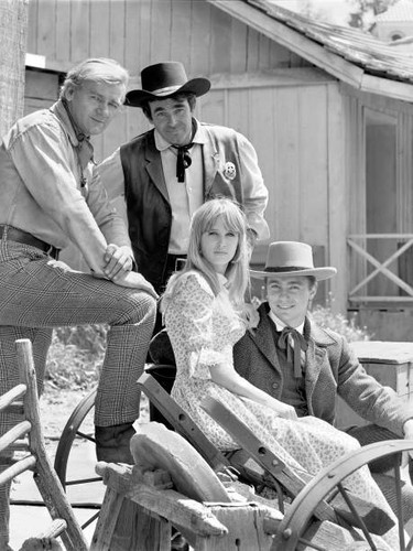 Jill Townsend Randy Boone Stuart Whitman on Cimarron Strip 1967 Old ...