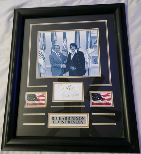 Elvis Presley & Richard Nixon Signed Vintage Glass Framed Photo Display ...