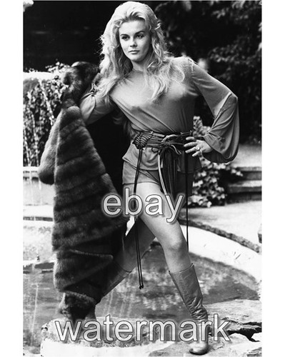 ANN-MARGRET LEGGY CHEESECAKE 8X10 PHOTO 636 | eBay