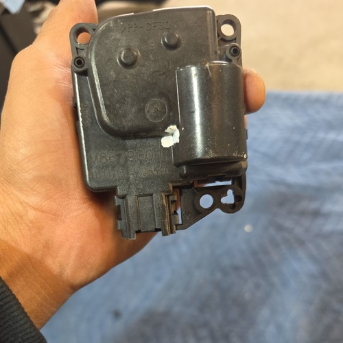 2009 Dodge Charger AC Heater Actuator Blend Door Flap Motor M8679001 ...