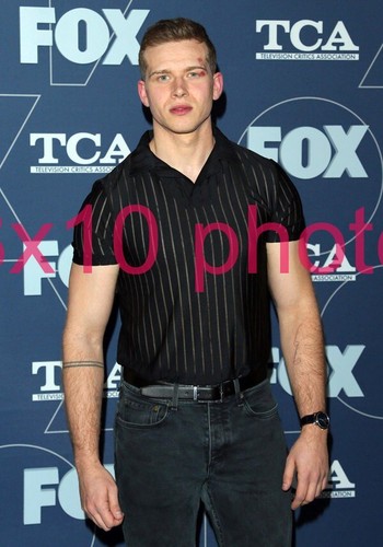 OLIVER STARK #4,LONE STAR,9-1-1,underworld blood wars,8x10 PHOTO | eBay