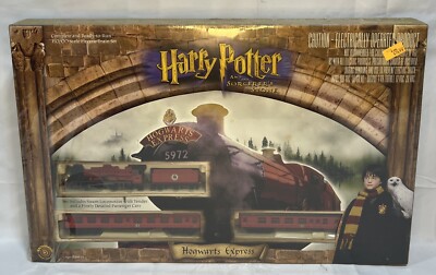 Harry Potter Hogwarts Express In Ho Scale Model Railroad Starter Sets ...