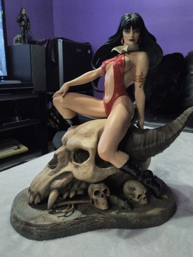 Sideshow Vampirella Premium Format PF 1/4 Scale | eBay