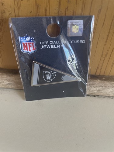 Las Vegas Raiders Pennant Pin🔥 NFL🔥🔥 Raider Nation l🏈l🏈 Hat Lapel ...