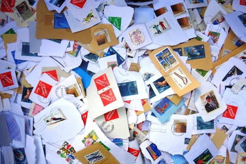 NORWAY COMMMEMORATIVES 1 oz.(28 grams). Stamp mixture/kiloware on paper ...