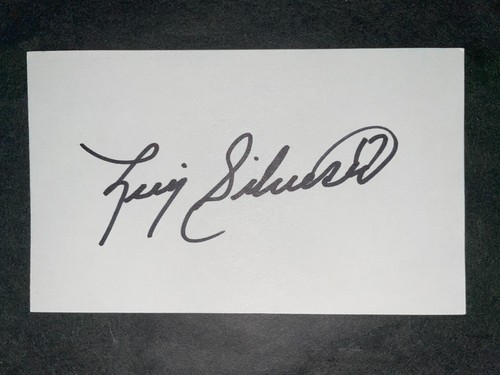 Luis Silverio on SportsCollectors.Net