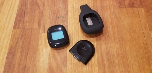 Fitbit Zip Wireless Activity Steps Calorie Tracker Clip On Pedometer ...