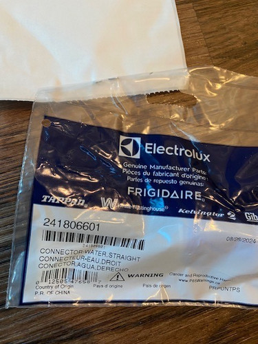 241806601 GENUINE FRIGIDAIRE NEW OEM STRAIGHT WATER CONNECTOR | eBay