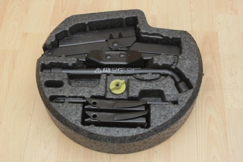 SPARE WHEEL JACK AND BRACE TOOL KIT - Jaguar XJ6 XJ8 XJR X300 X308 1994 ...