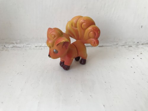 ORIGNAL 2" POKEMON TOMY VULPIX TOY MINI FIGURE NINTENDO 1ST GENERATION ...
