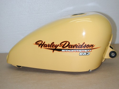 HARLEY DAVIDSON Sportster XL883 OEM 1983 2.2 Gallon Carburetor Fuel Gas ...