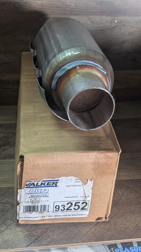 Walker 93252 Universal EPA Compliant Catalytic Converter 2.25" Inlet ...