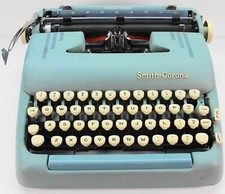 Vintage 1960's Aqua Singer Portable Typewriter | Collectors Weekly